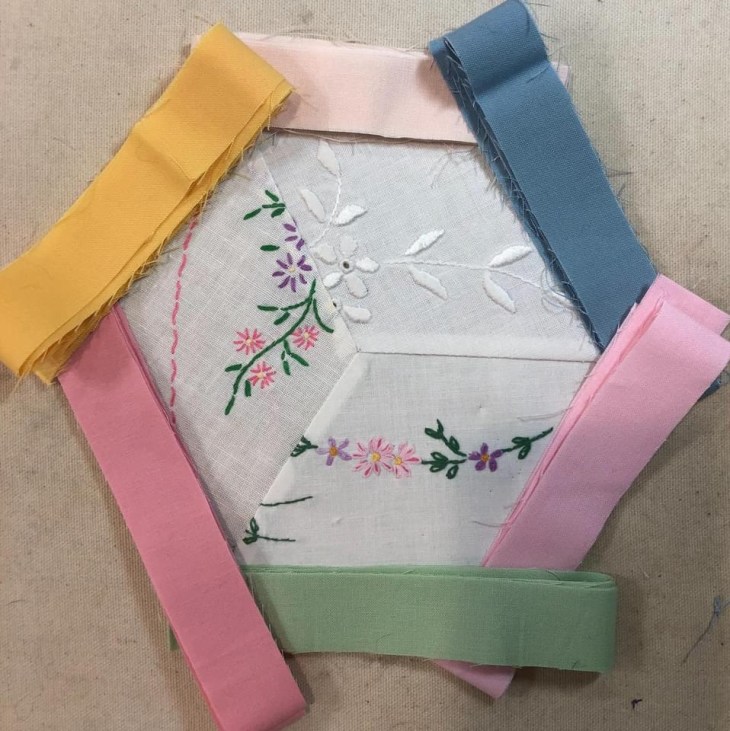 Class 3: Adding Sashing to Hexagons – Rhonda Dort