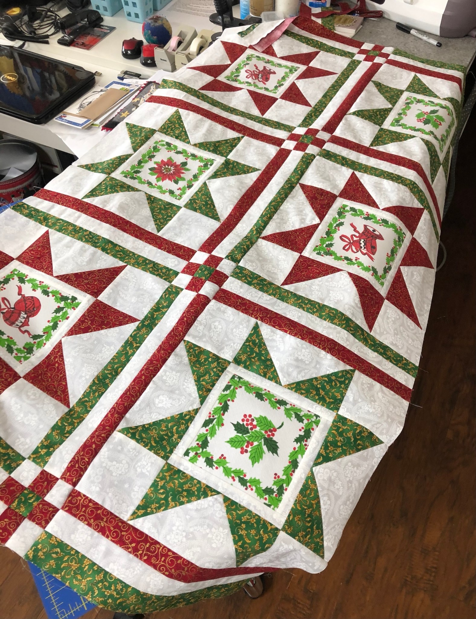 Class 2, the Christmas Stars Vintage Tablecloth Quilt Project – Rhonda Dort
